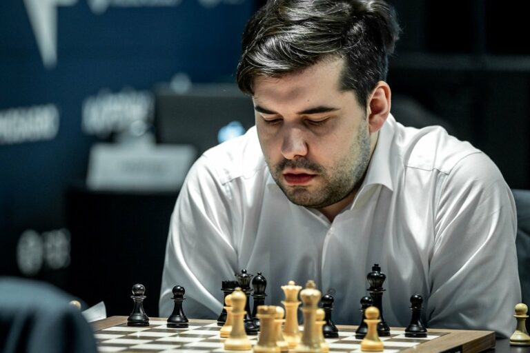 Chess Titans: Best World Chess Players - MrsCheckmate